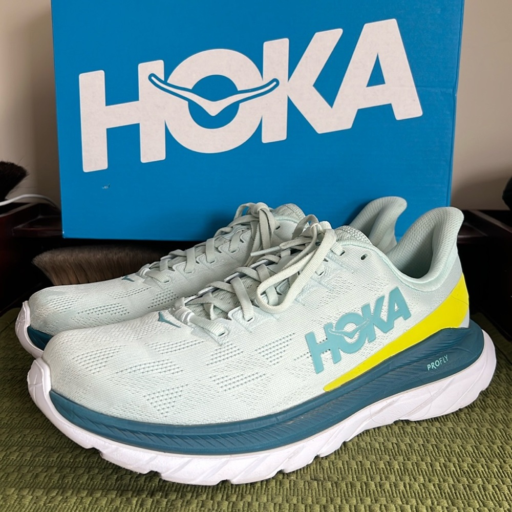 Hoka One One Mach 4 In Blue Glass Evening Primrose - Gem